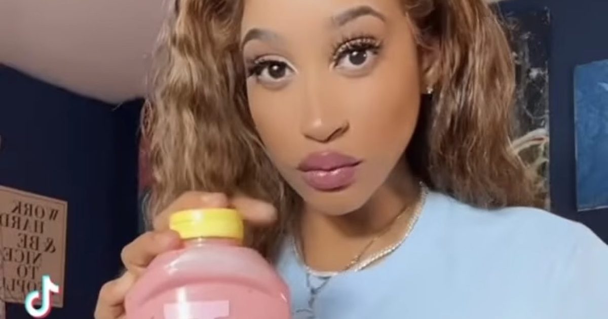 Why is the world gagging for this mystery pink sauce? - The Face